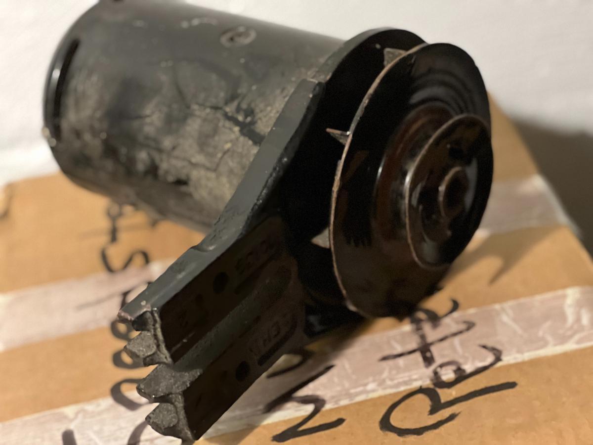 V-12 Generators with different mounting brackets??? - V12 Lincolns Only ...