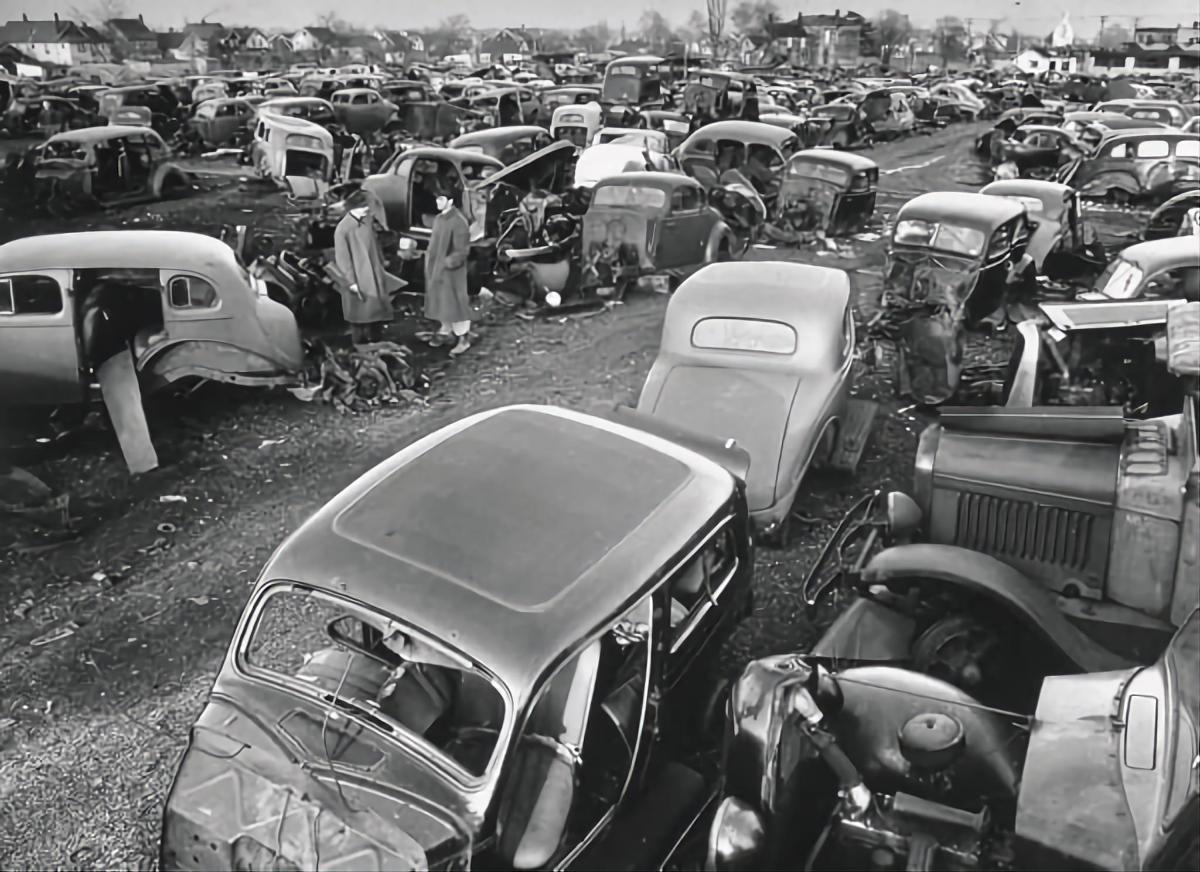 Another junkpile - Period Photos - Pre WWII - Antique Automobile Club ...