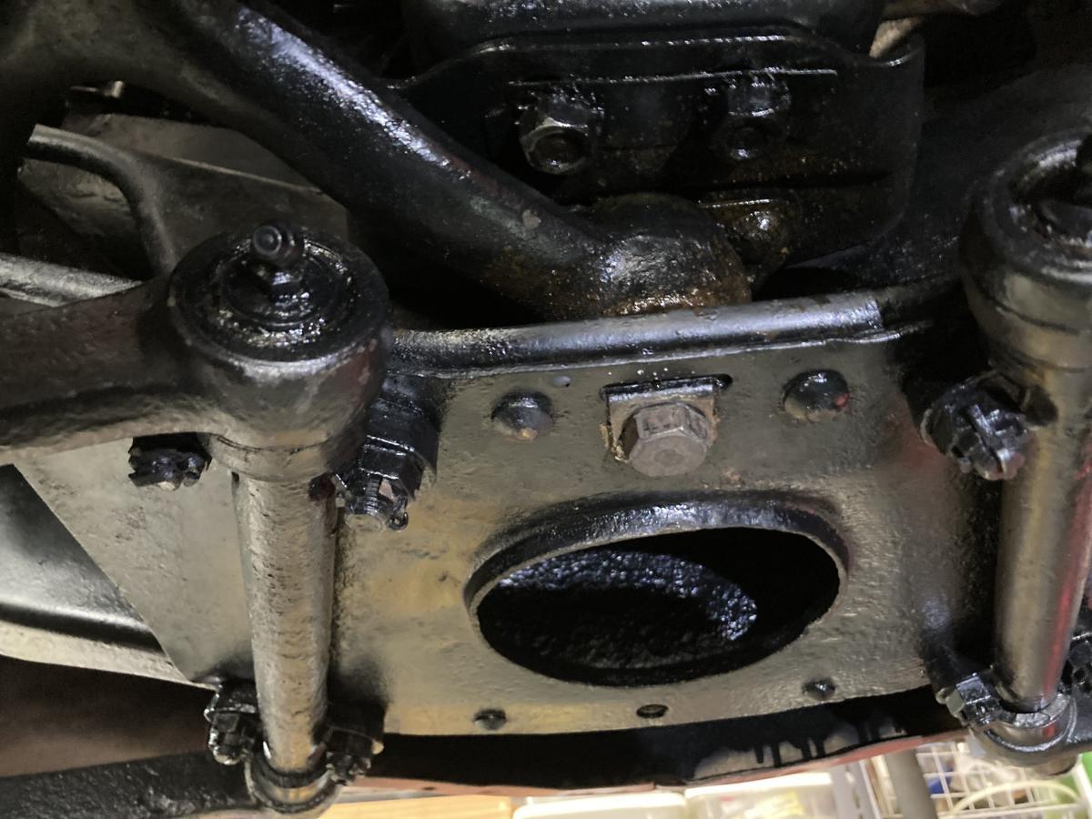 1936 Oldsmobile Intermediate Steering Arm Removal-Engine in Place ...