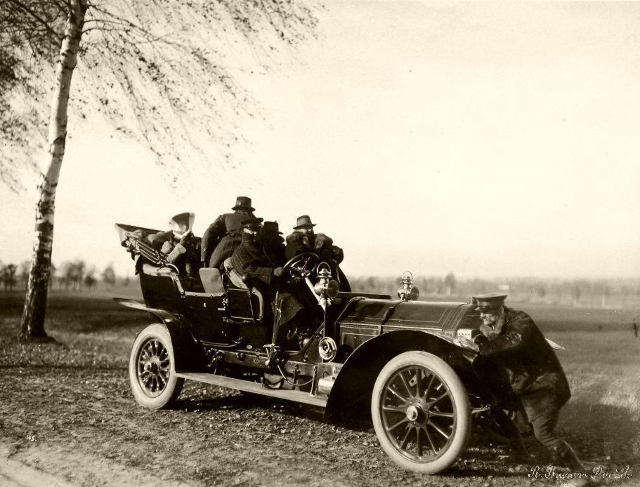 Could someone help to identify this car - What is it? - Antique ...
