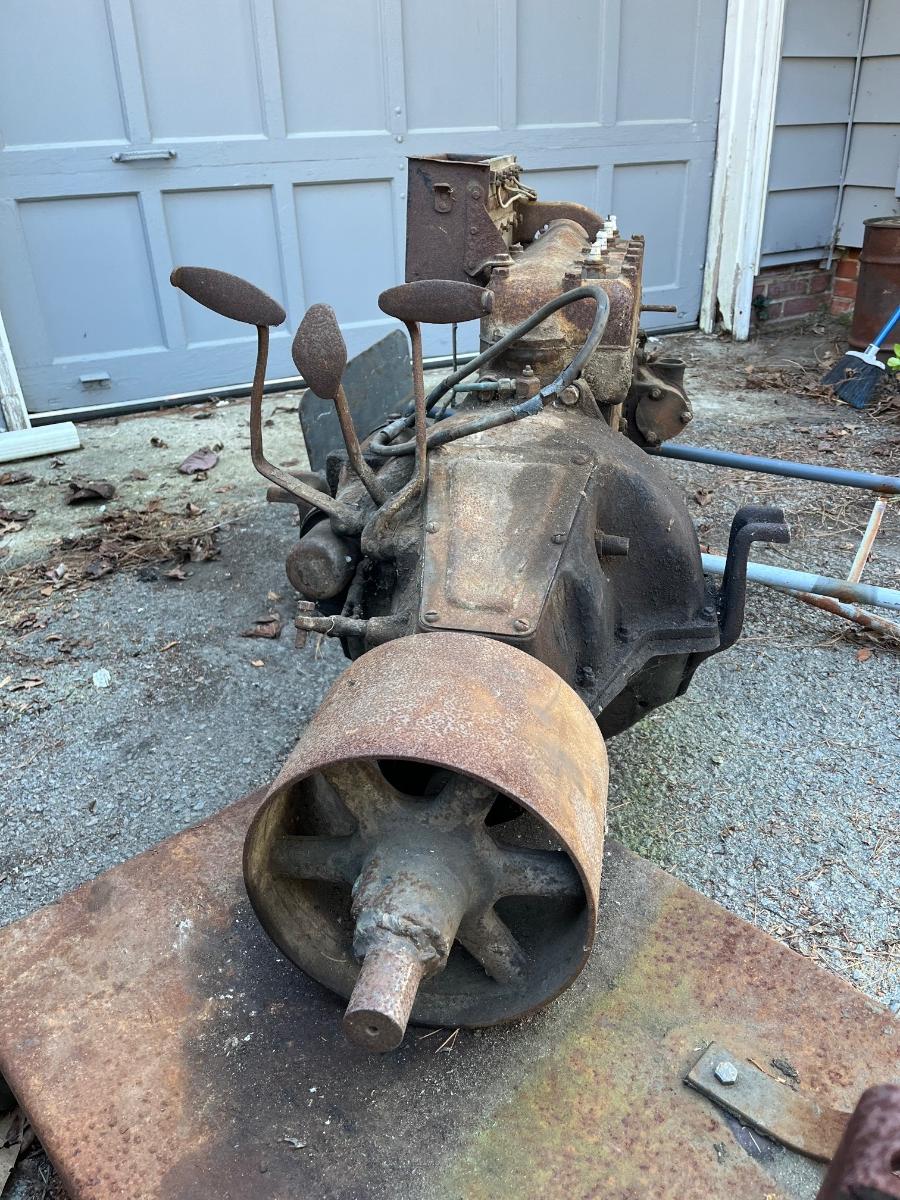 Suspected 1925 model T engine. Help confirm and identify attached parts ...