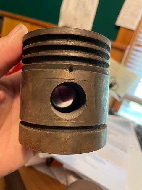 Studebaker pistons, pair, 1922 EJ; 23-24 EM NOS - Studebaker, Erskine ...