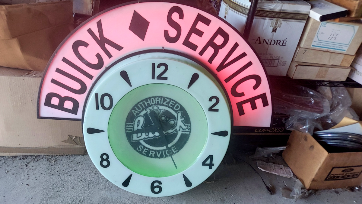 Couple of vintage 40s-50s clocks on ebay - Buick - Garages and ...