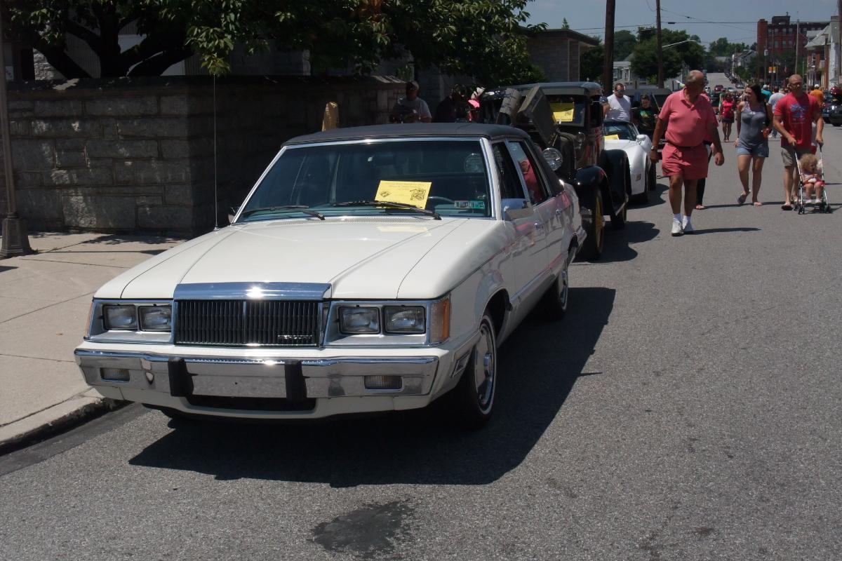 1985 Ford LTD (Detective's car) - $3,300 (Spokane) - "Not Mine ...