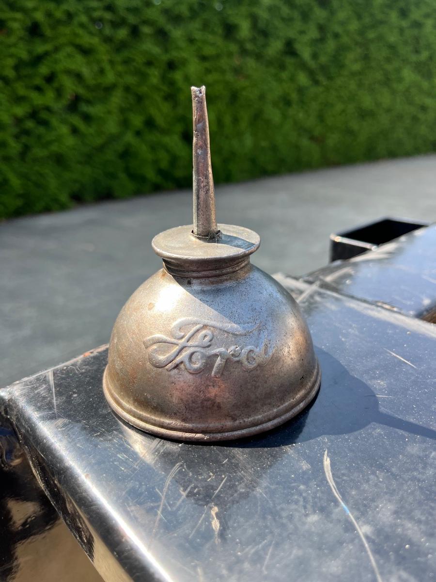 Ford oil can. - What is it? - Antique Automobile Club of America ...