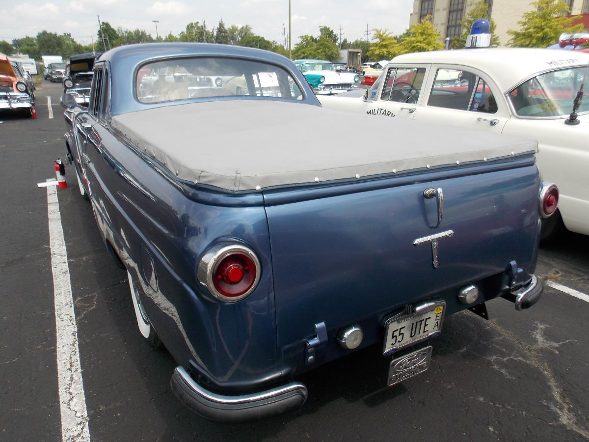 Crown Victoria Association National Meet in Detroit - General ...