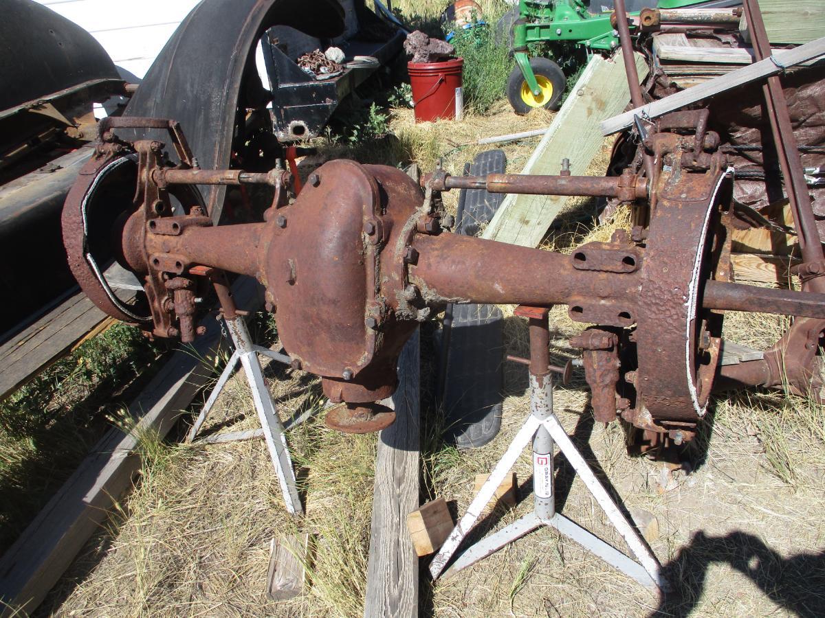 FS Late teens(?) WHITE small truck partial rear axle with one square ...