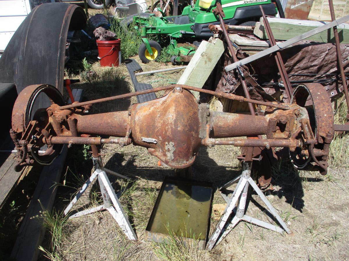 FS Late teens(?) WHITE small truck partial rear axle with one square ...