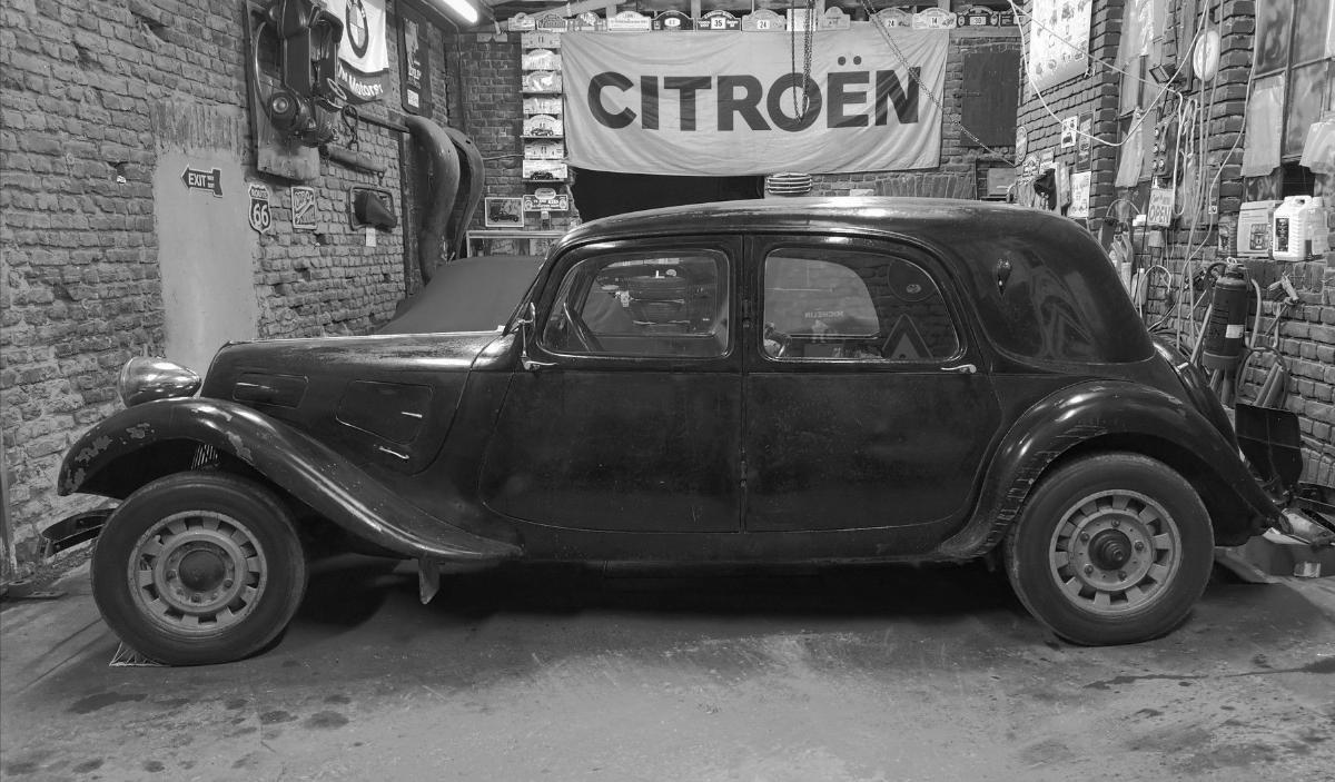 1940s/50s car? - What is it? - Antique Automobile Club of America ...