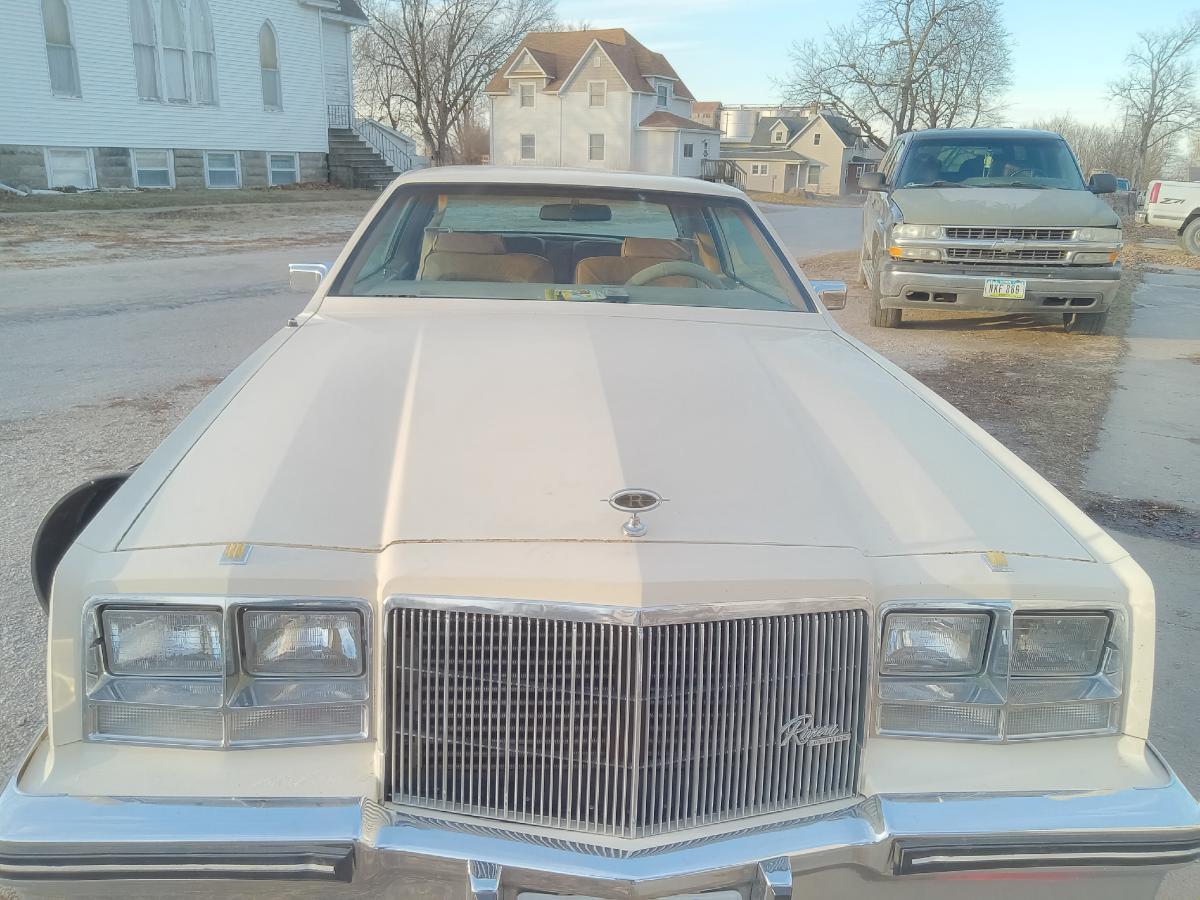 307 olds 5.0 - Buick Riviera - Antique Automobile Club of America ...