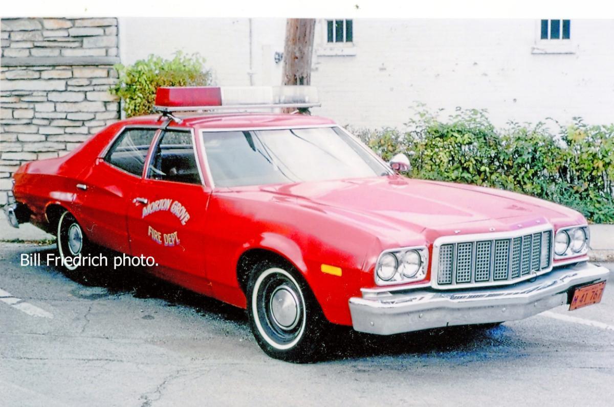 Another 1970's (early 80's?) Ford 4-door. Maybe a Torino? - What is it ...