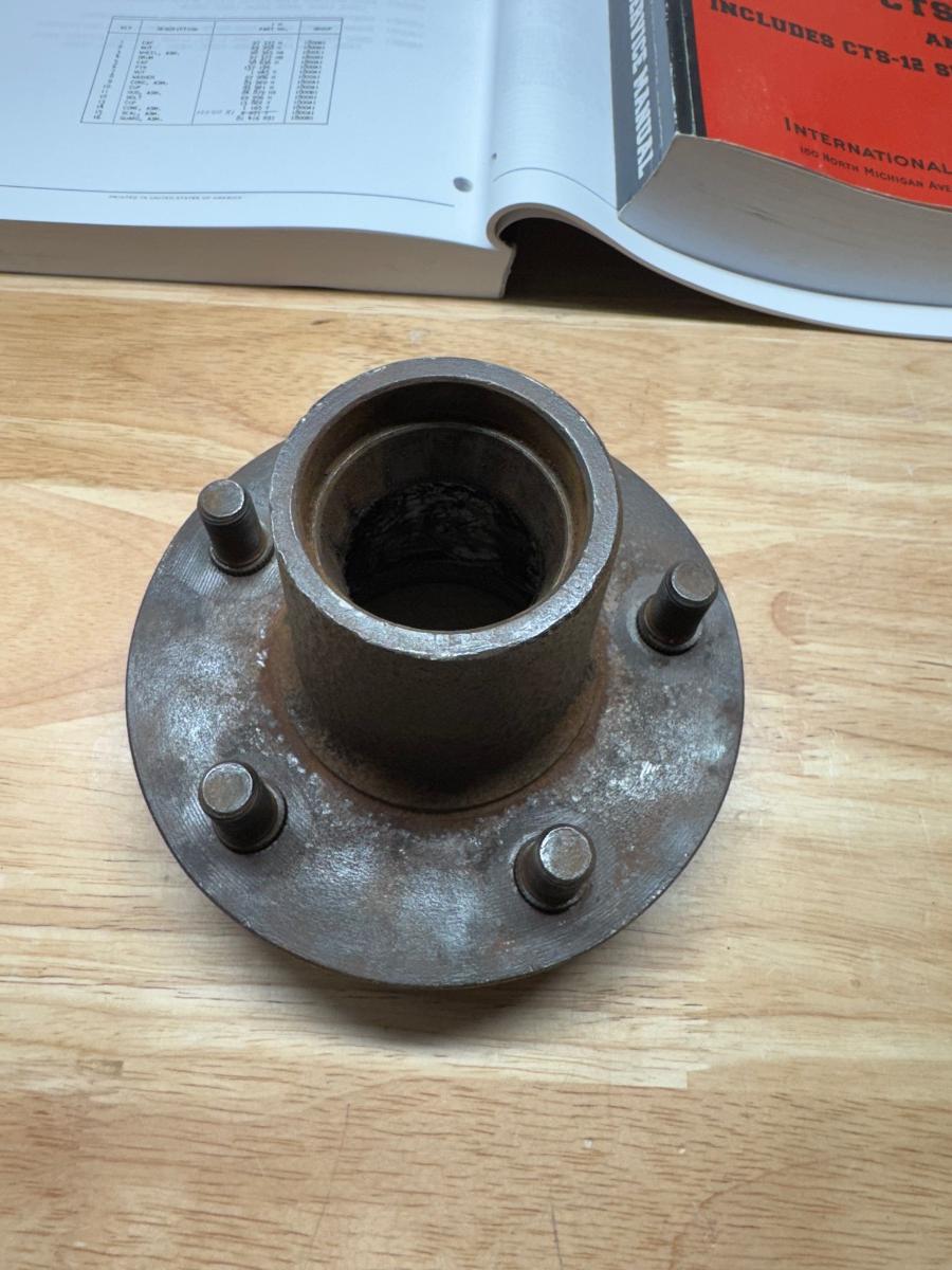 International Wheel Hub L-Series for sale - International Harvester ...