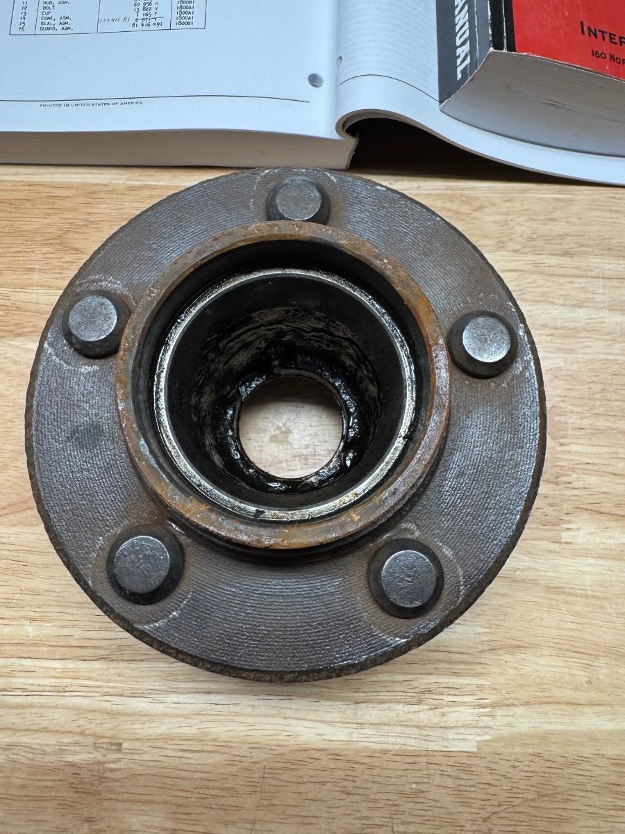 International Wheel Hub L-Series for sale - International Harvester ...
