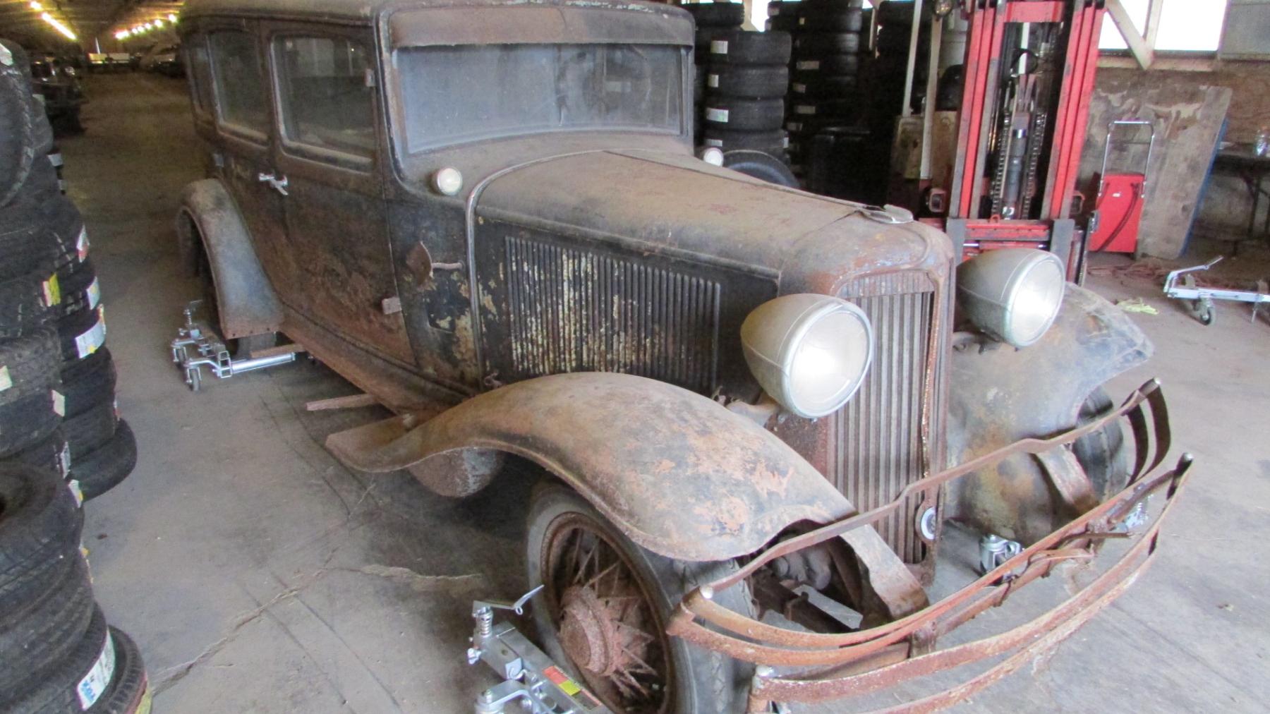 Unusual side windows - What is it? - Antique Automobile Club of America ...
