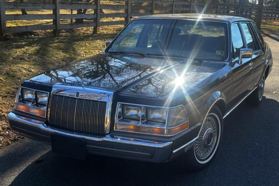 For Sale: 1985 Lincoln Continental 4dr Sedan Valentino Edition w ...