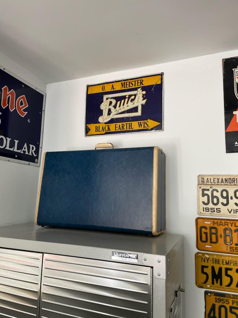 Buick signs - Buick - Garages and Memorabilia - Antique Automobile Club ...