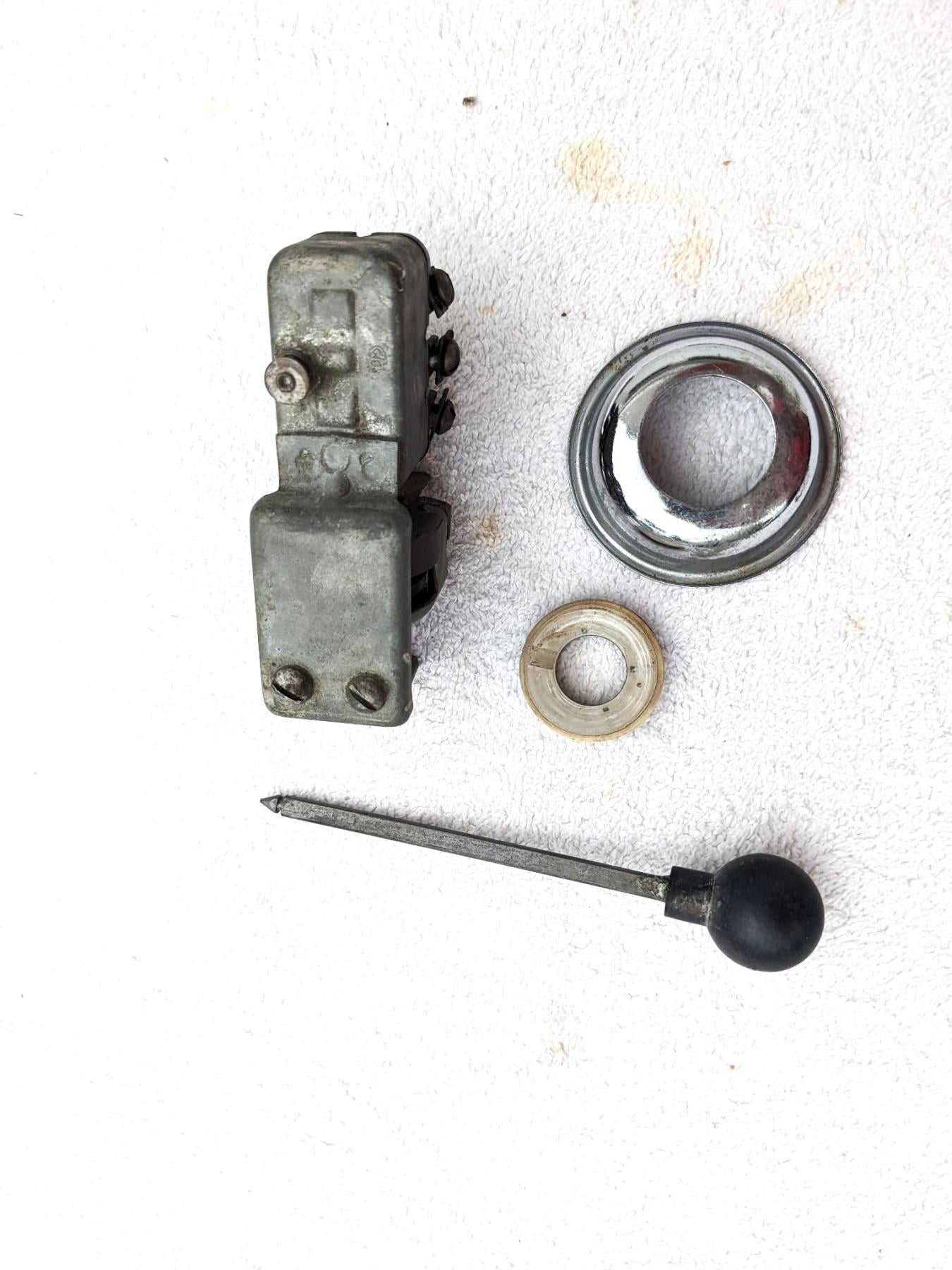 FORD HEAD LIGHT SWITCH ASSEMBLY MID 50S - Automobiles and Parts - Buy ...