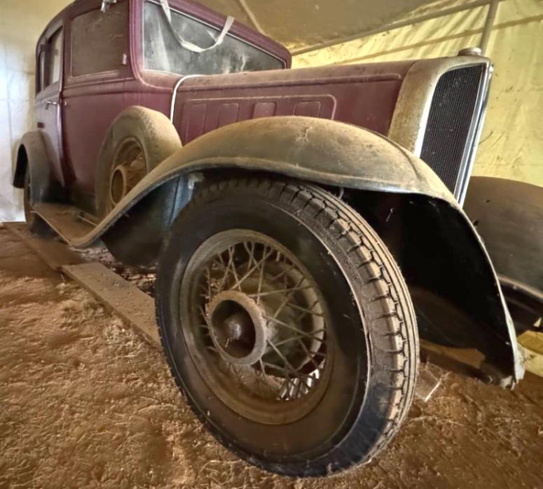 For Sale: 1932 Pontiac 4dr Sedan 6-cyl. - Ambitious Project or Parts ...