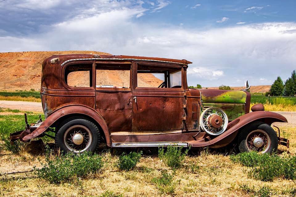 Help me figure out what this old sedan is - What is it? - Antique ...
