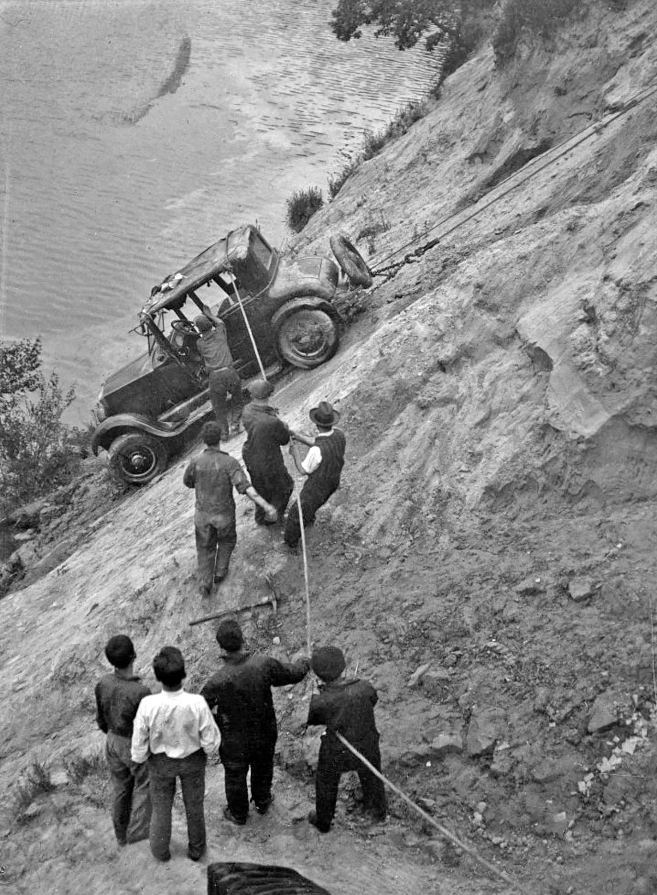 Period images to relieve some of the stress - Page 690 - Period Photos ...