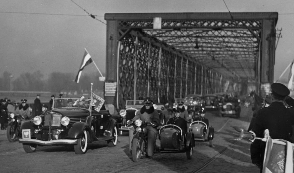 Period images to relieve some of the stress - Page 696 - Period Photos ...