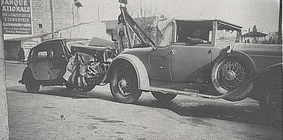 Circa 1929 American convertible coupe wrecker in France - What is it ...