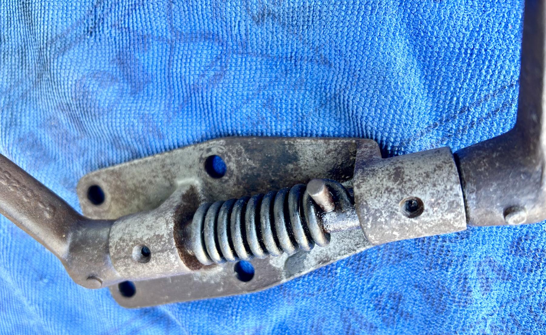 Cut out or other pedal control (magneto advance?) - What is it ...