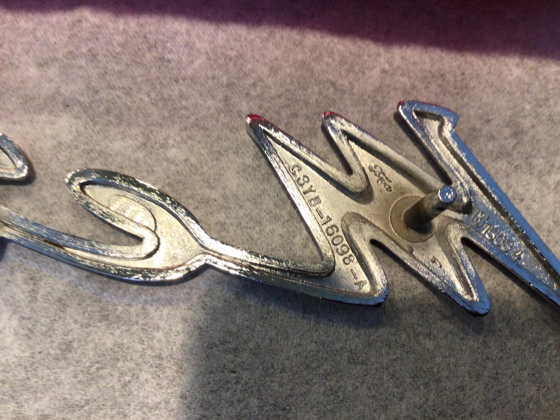 N.O.S. 1963 Meteor Emblem ( original ) - Ford Automobiles and Parts ...
