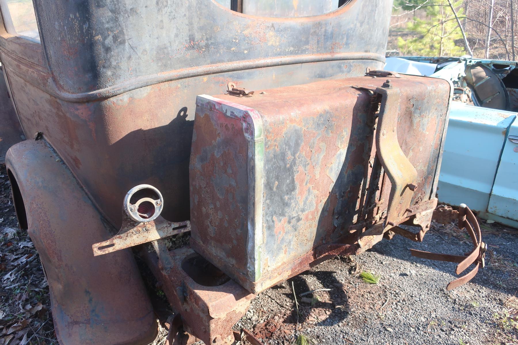 Interesting Trunk on the back of a 1930 30U 2 door sedan. - Plymouth ...