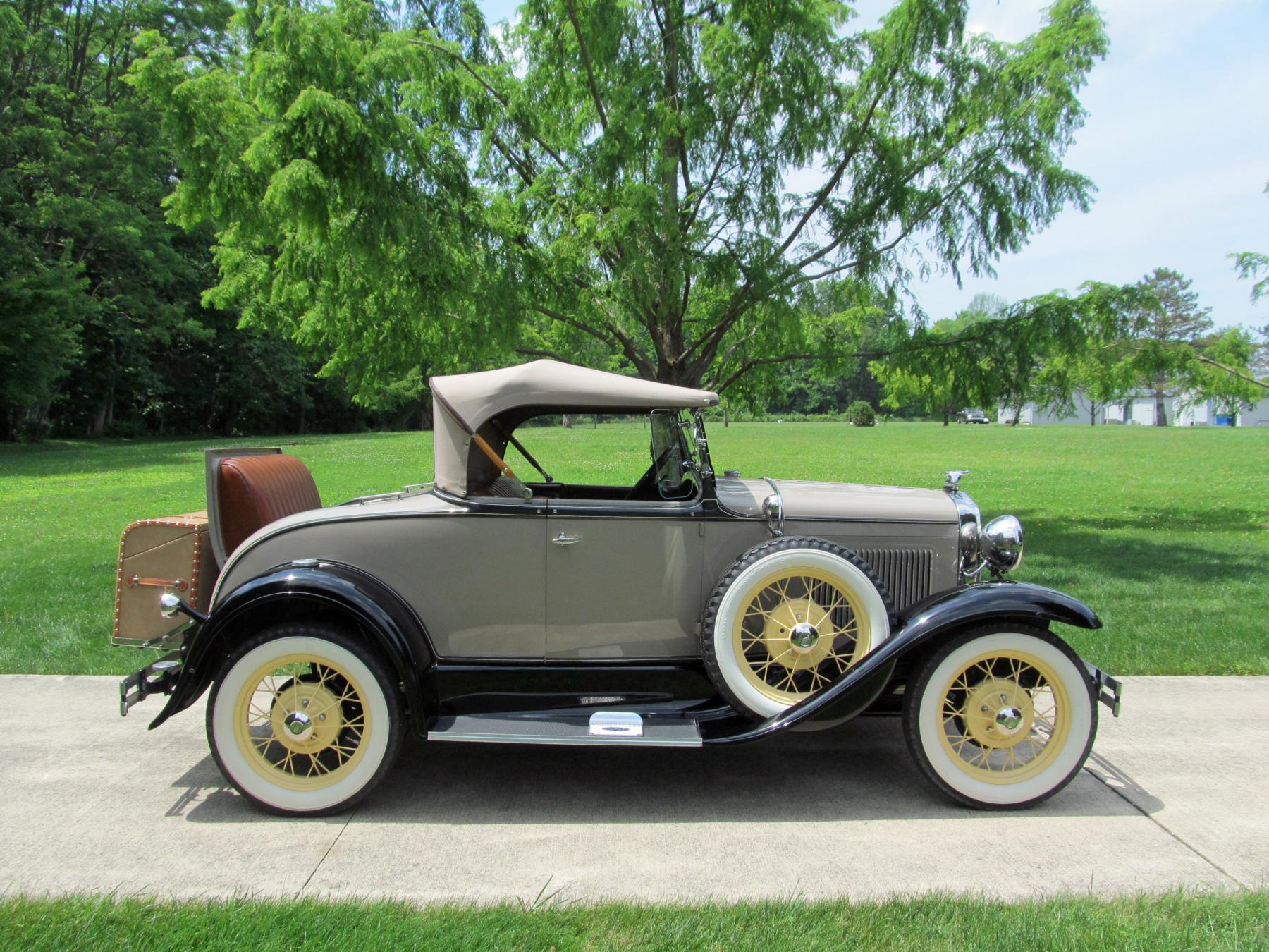 1931 Ford Model A Deluxe Roadster with Rumble Seat and Dual Sidemounts ...