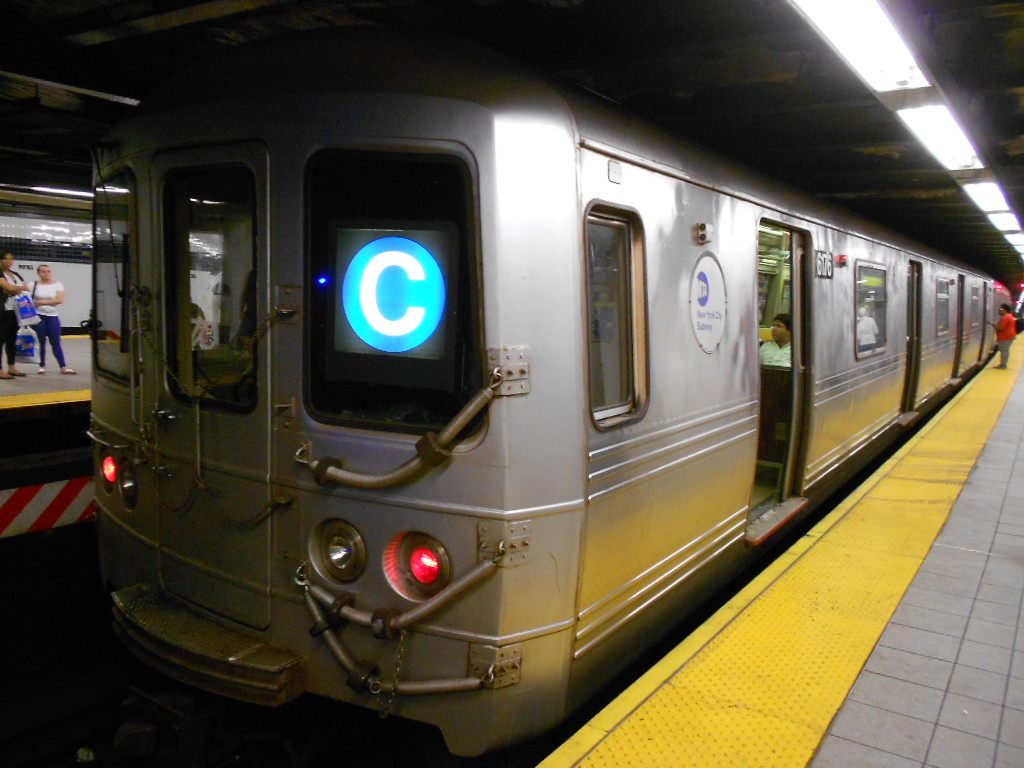 R 46 (C) train at Jay Street - Rapid Transit Gallery - NYC Transit Forums