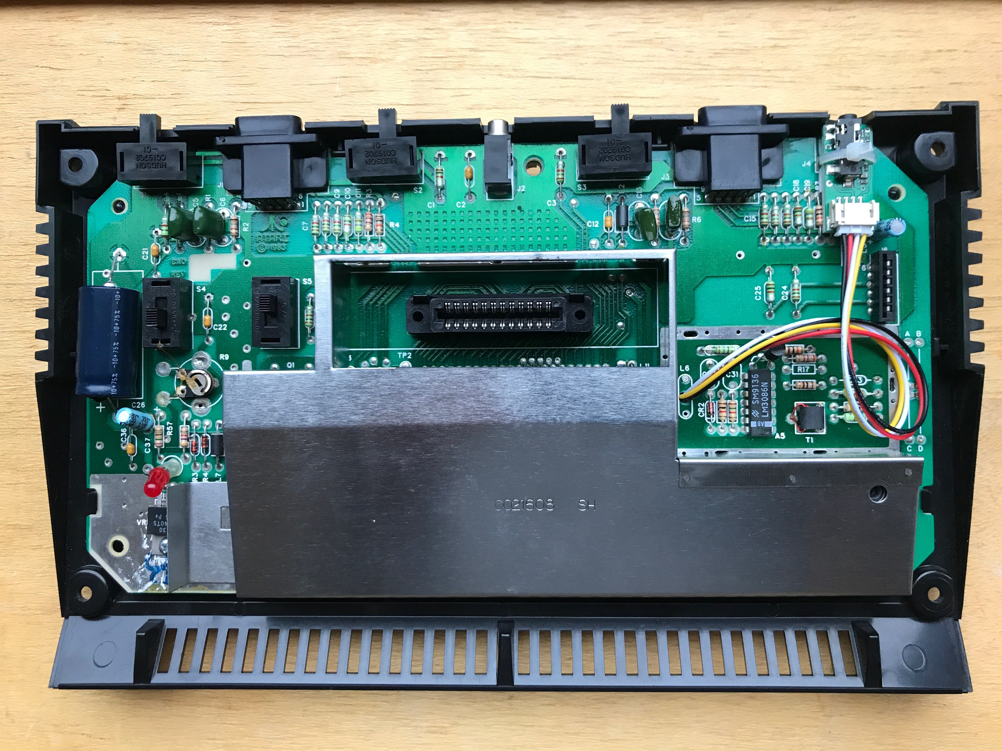 Composite mod for the Atari 2600 Jr PAL Rev. F - Atari 2600 - AtariAge ...