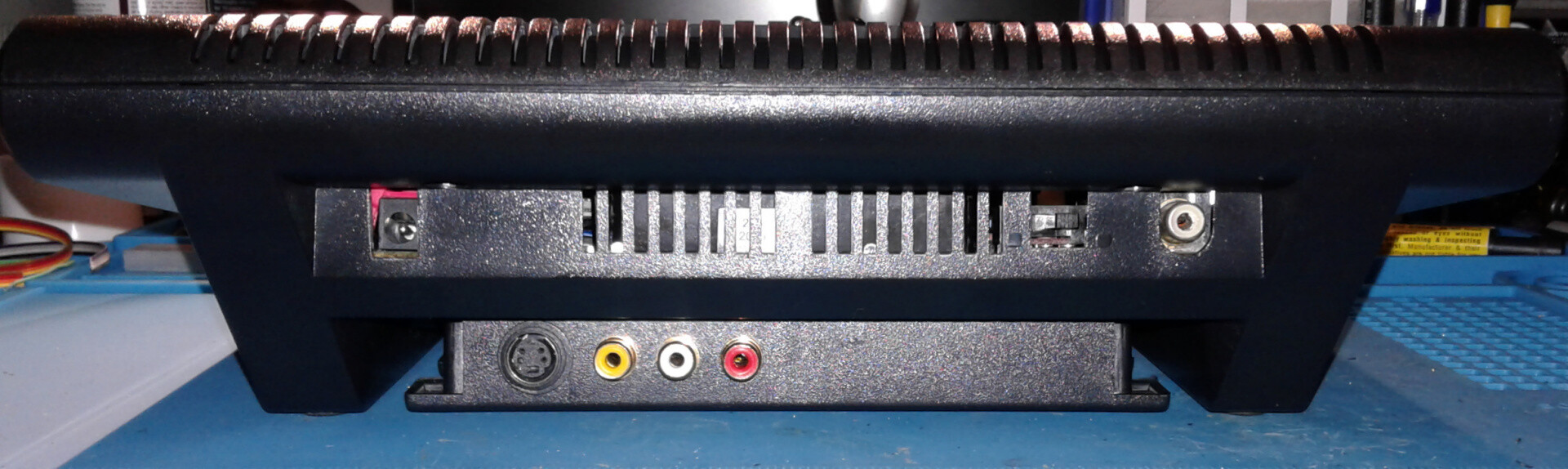 My Longhorn mod with AV connections inside of leg - Atari 7800 ...