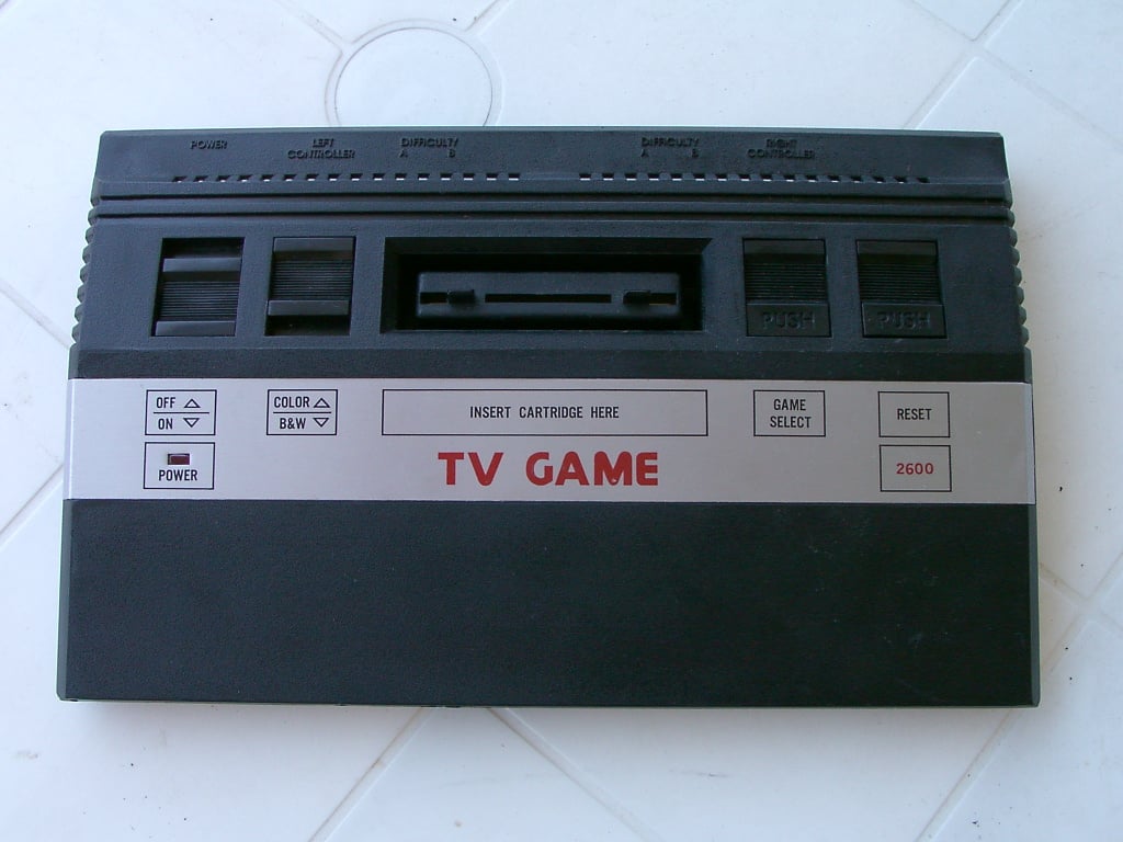 What kind of 2600 Jr. Pirate / Clone is this? - Atari 2600 - AtariAge ...