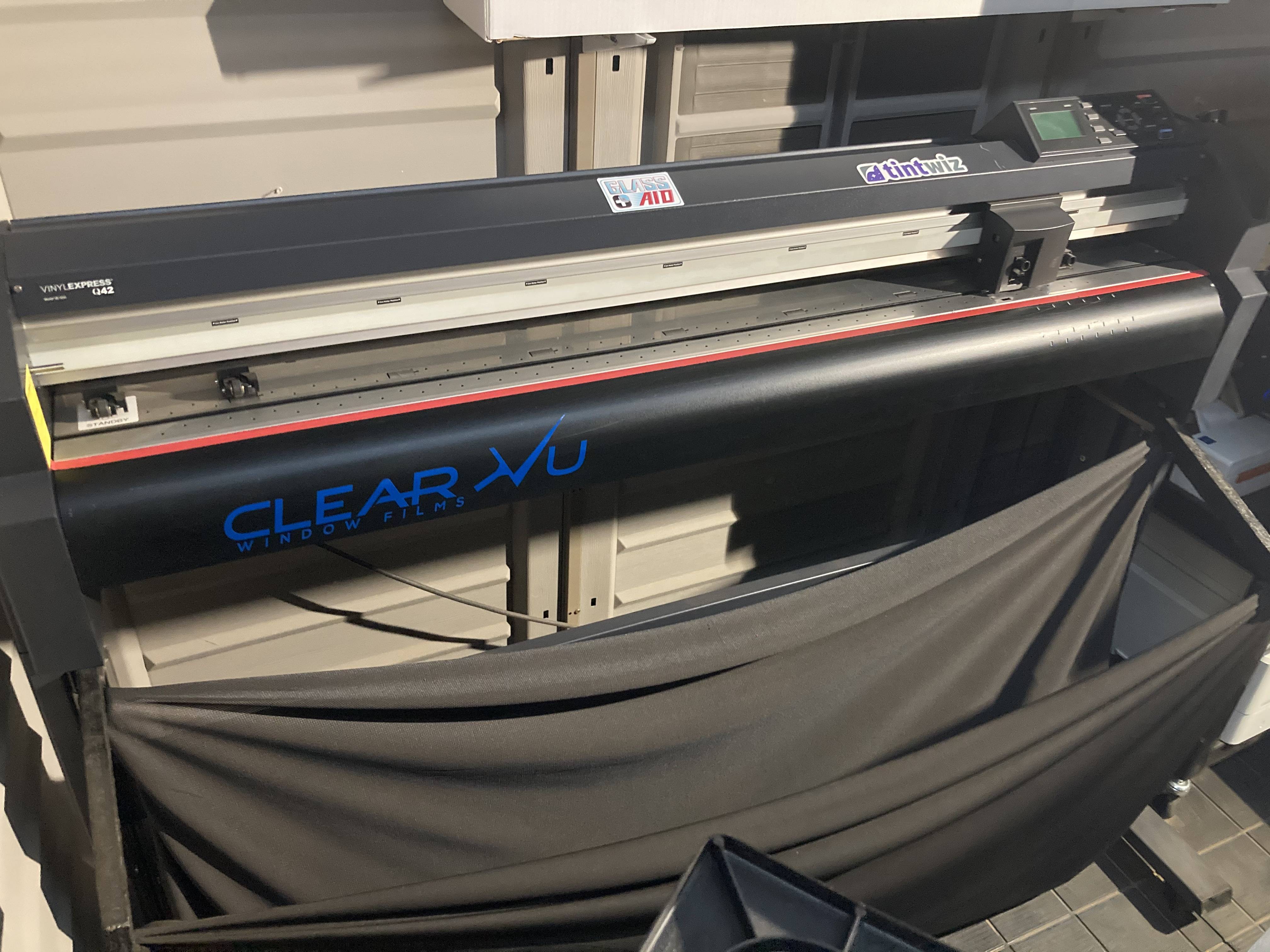 Vinyl Express Q42 plotter - Plotters and Cutting Systems - TintDude ...