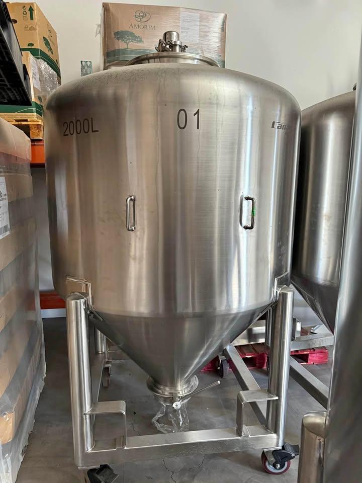 6 2000 Liter Stainless Steel Tanks/Infusion Bins for Sale - For Sale ...