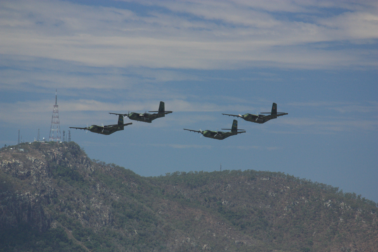 Final RAAF Caribou formation flight before retirement from service ...