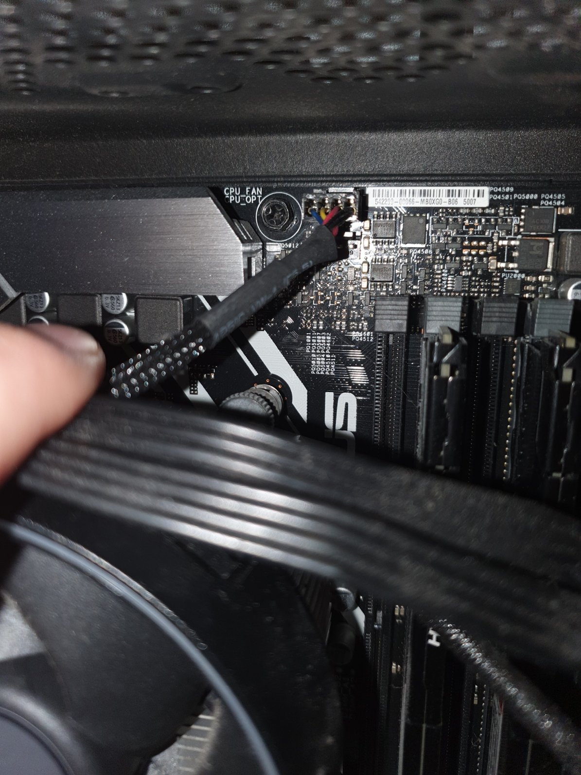 Weird fan behaviour - Motherboards and CPUs - Unraid
