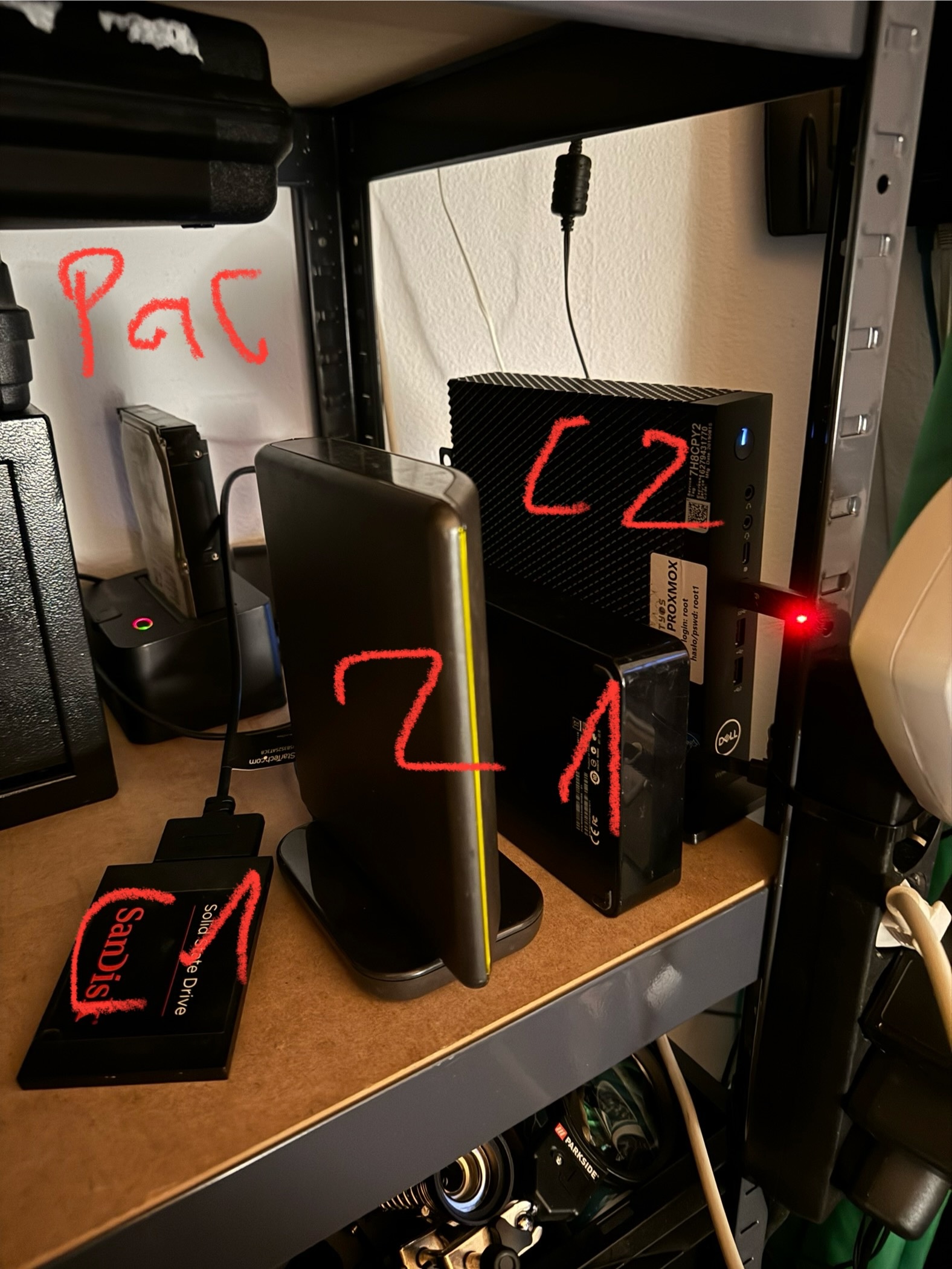 Disk 1 never goes to sleep; FileActivity shows nothing. - General ...