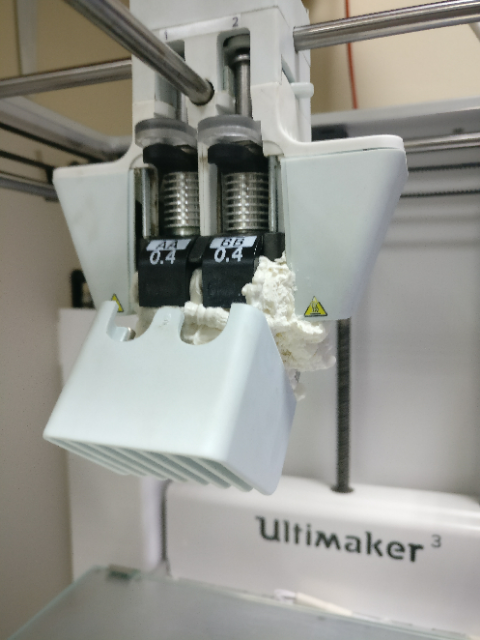 Huge blob of material stuck to nozzle and head! UM3 - UltiMaker 3D ...