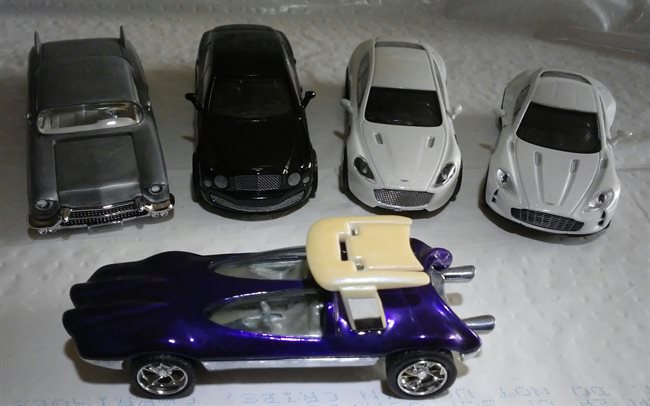 Hot Wheels... true-scale comparisons - Hot Wheels Customs - Mattel ...