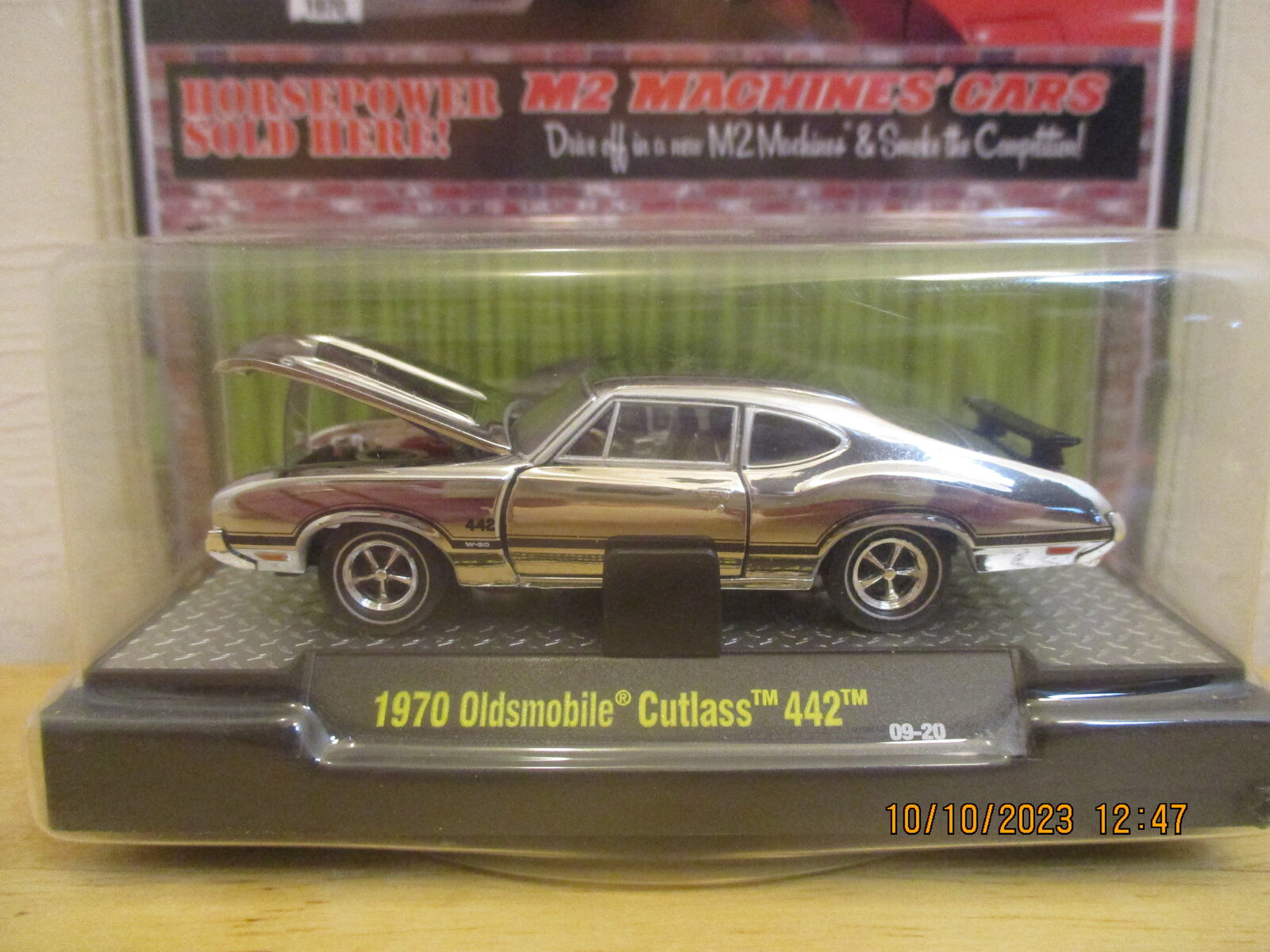 1970 Oldsmobile Cutlass 442 Chase Silver POST 101023 CloseUp.JPG - Hot ...