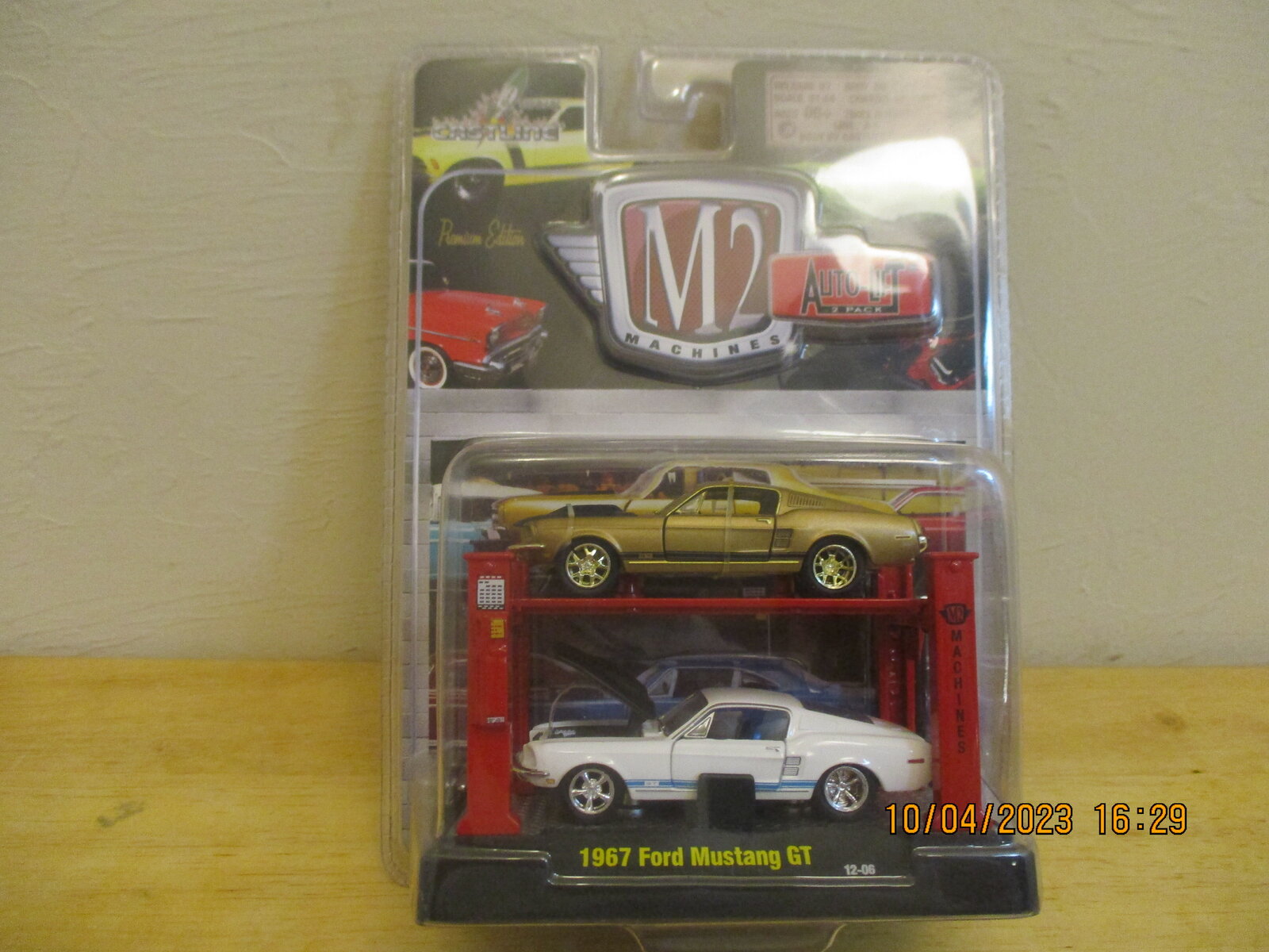 1967 Ford Mustang GT Chase POST 100423 Amloid M2 Auto-Lift 2 Car Set ...