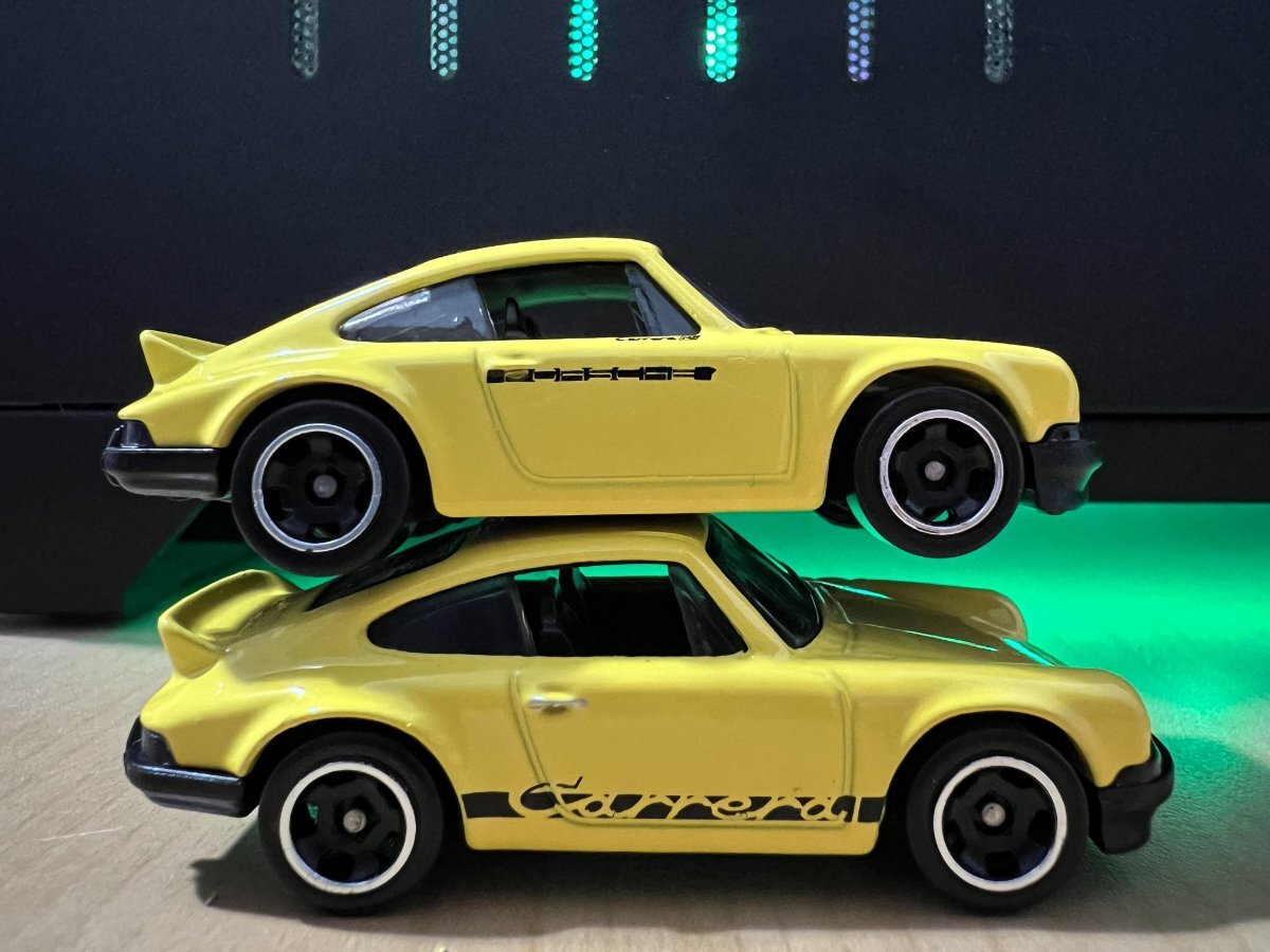 weird tampo error - Variations and Errors - Mattel Creations