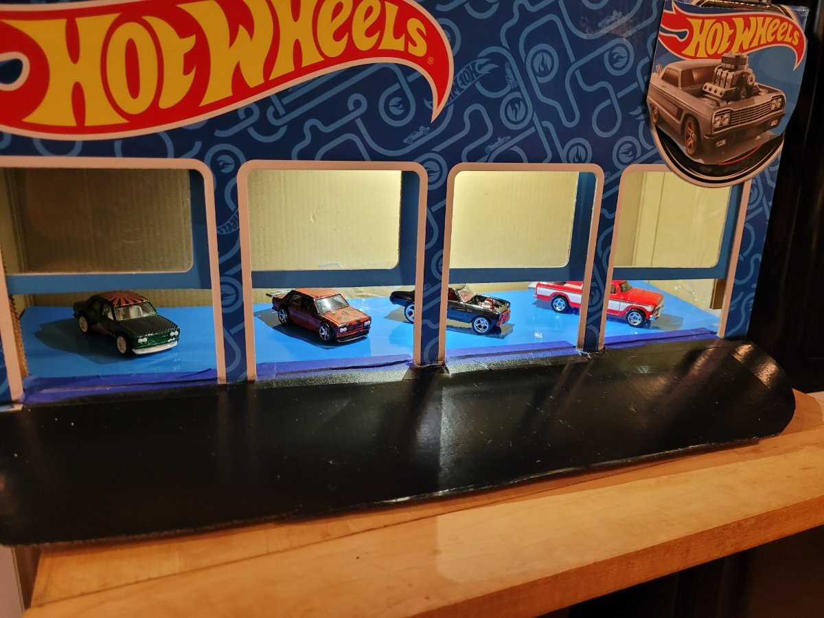 Recycle your box, make it a custom garage. - Hot Wheels Customs ...