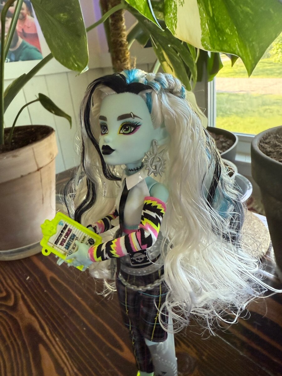 Welcome Committee Frankie is up on Amazon! - General Discussion ...