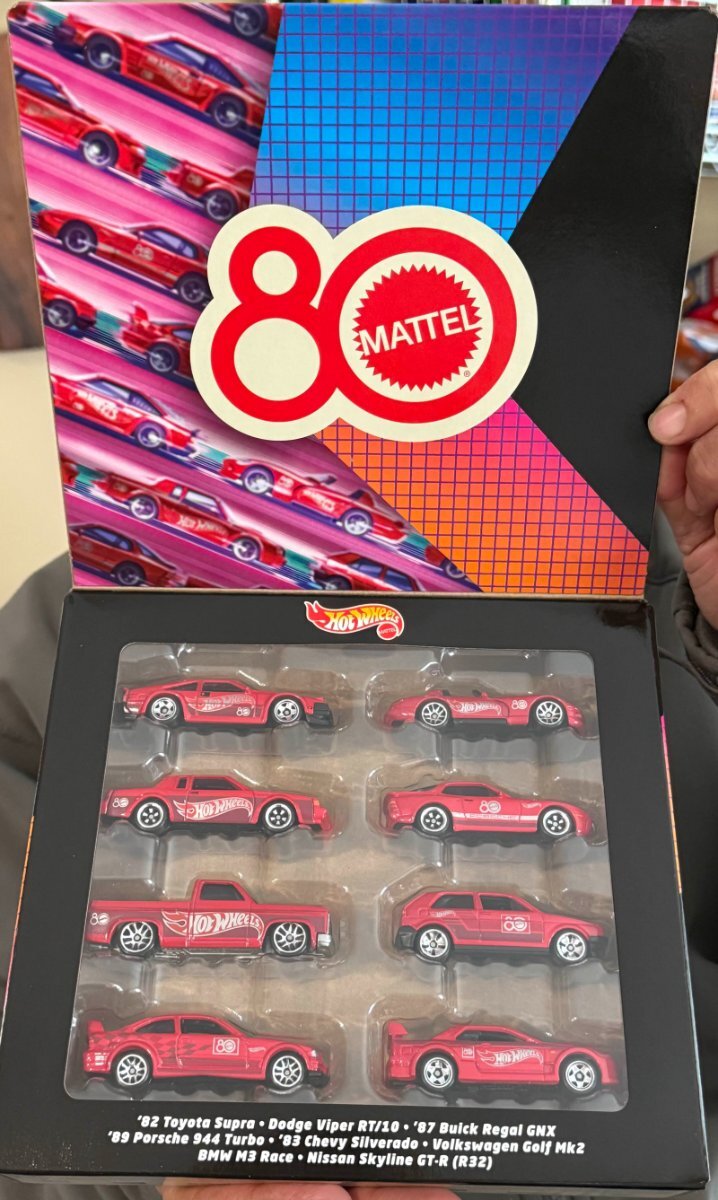 Target Red Box Set - Hot Wheels Locator (Finds) - Mattel Creations