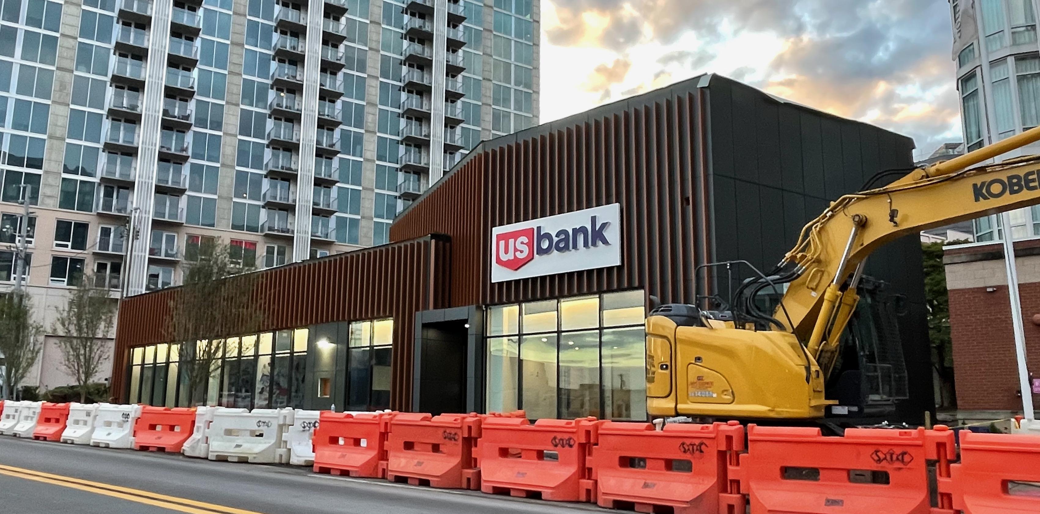 1711 Broadway/1740 Division (21 stories, 258', 396 units, 5,900 sq. ft ...