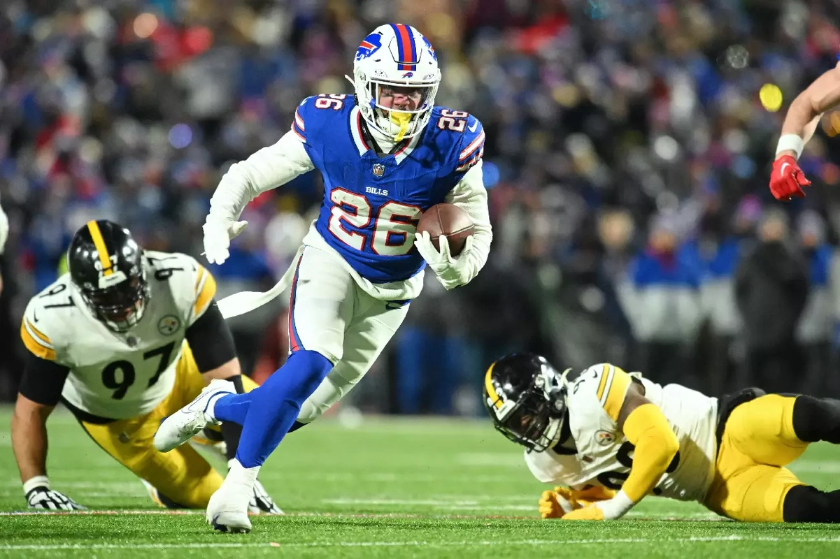 Ty Johnson runs the ball in the 2024 AFC WC game - 2023 Buffalo Bills ...