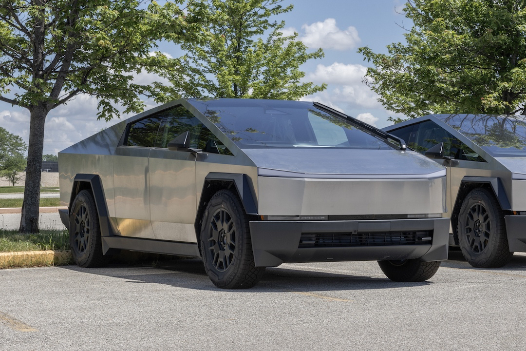 Tesla delays bulky $16,000 Cybertruck range extender release to 2025 ...